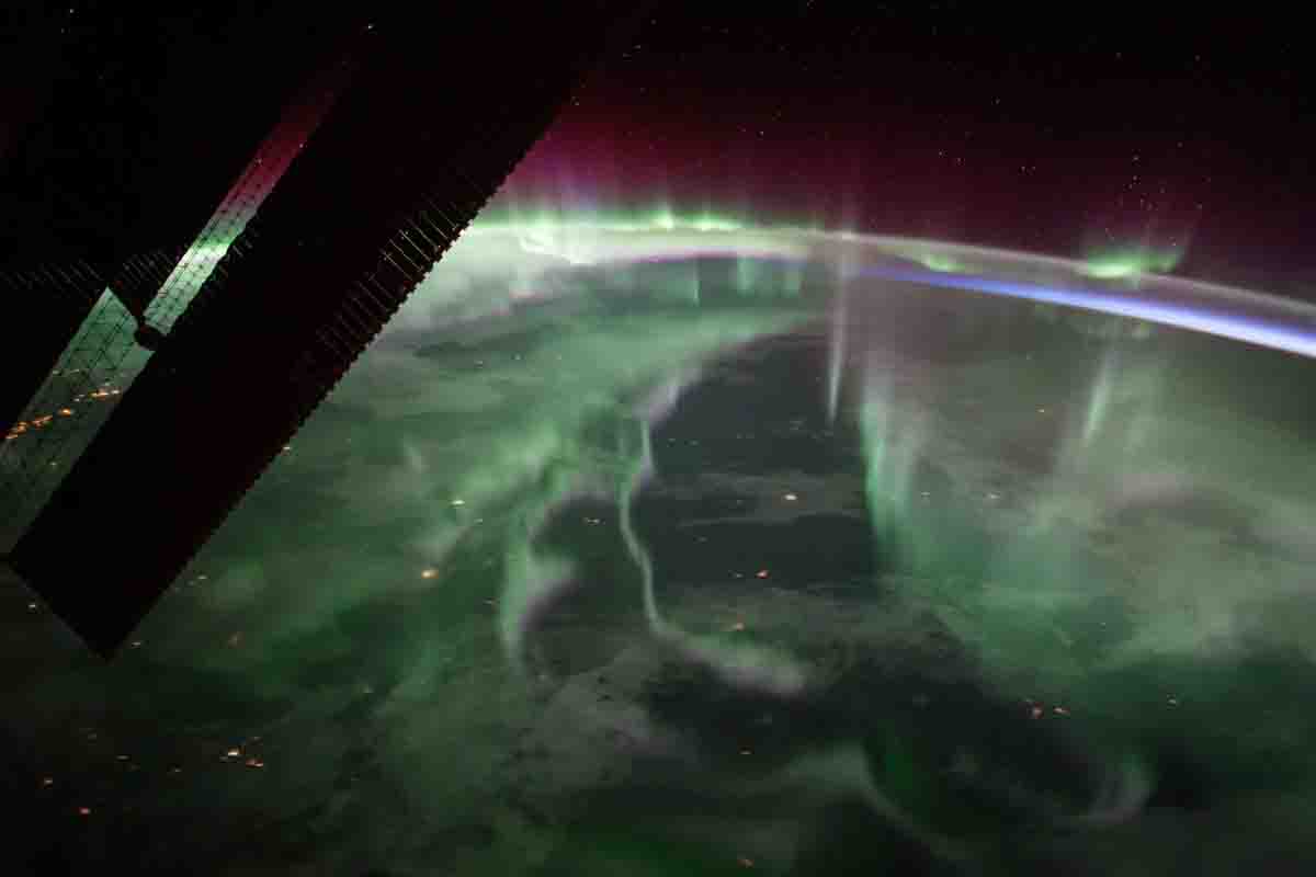 Aurora boreale in Italia dopo il blackout radio R1 del 19 aprile 2024 ...