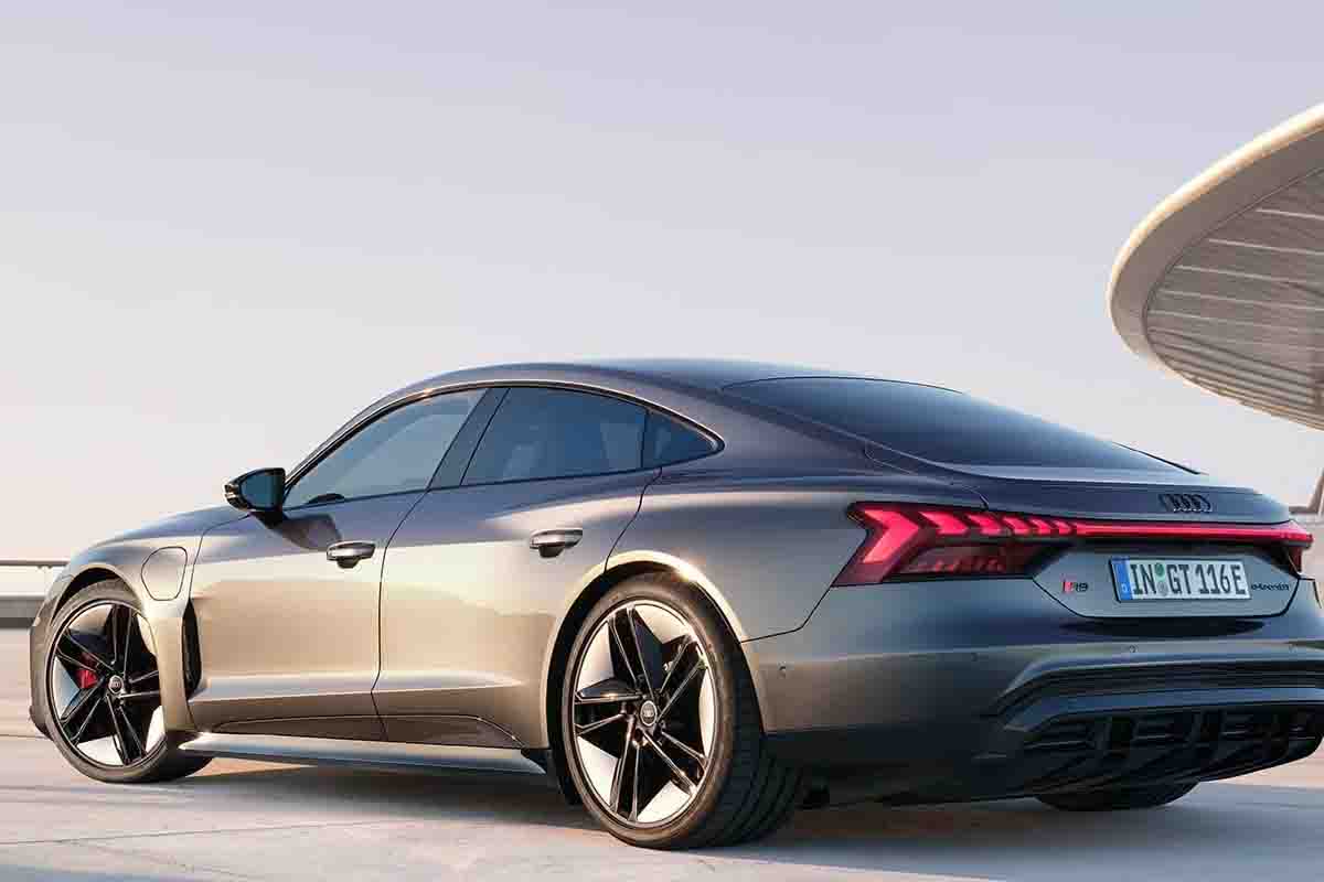 Questa auto elettrica che costa più di 100.000 euro rischia di prendere ...