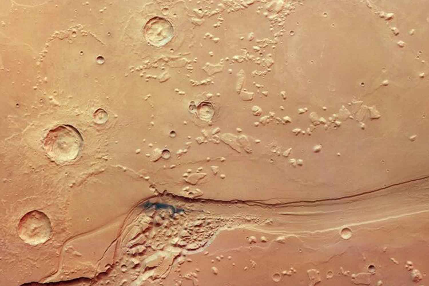 Scoperta su Marte una valle grande come l'Italia: segni di oceano ...